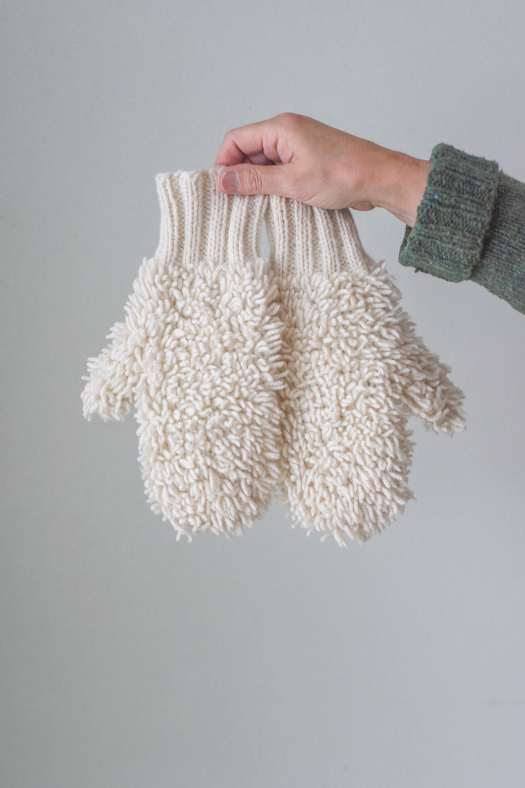 Wooly Sheep Mittens Pattern – Barrett Wool Co.